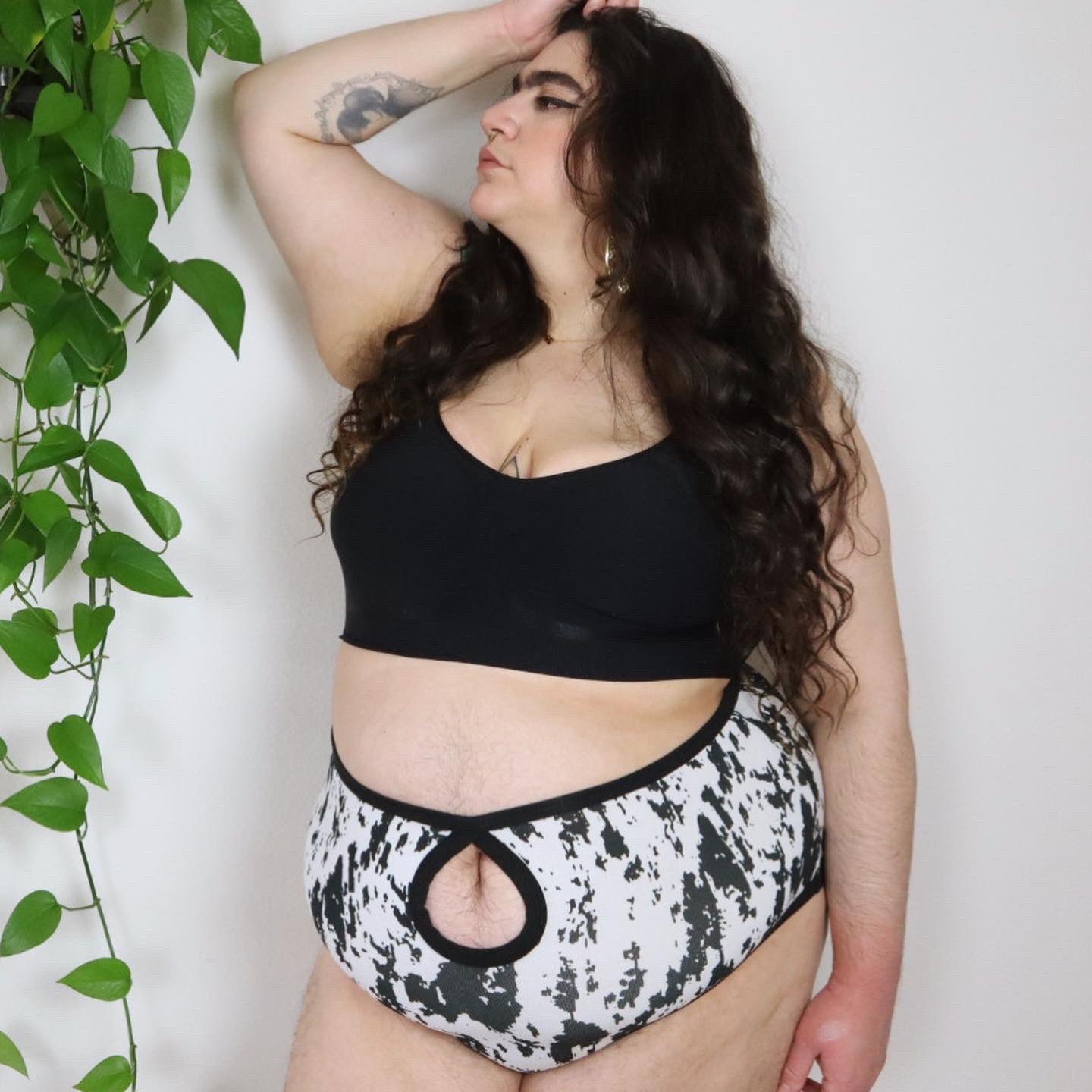Tw Pornstars 1 Pic 🌿hairy Goddess🌸 Twitter Peek A Boo Bellybutton