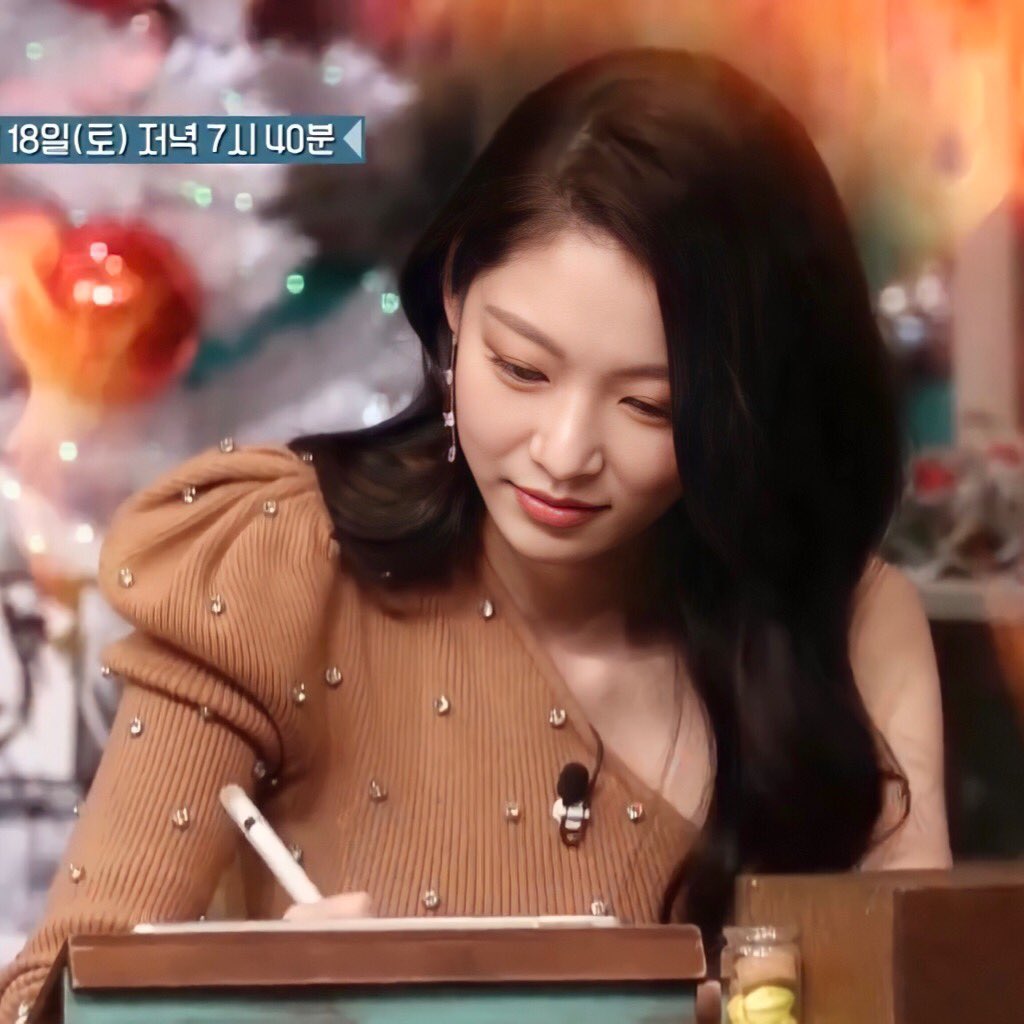 ʜᴏɴᴇʏ ʙᴇᴇ 🐝🐝 on Twitter: "Gong Seung Yeon 👩🏻 Cap "Amazing Saturday" Episode 191 🔗 https://t.co ...