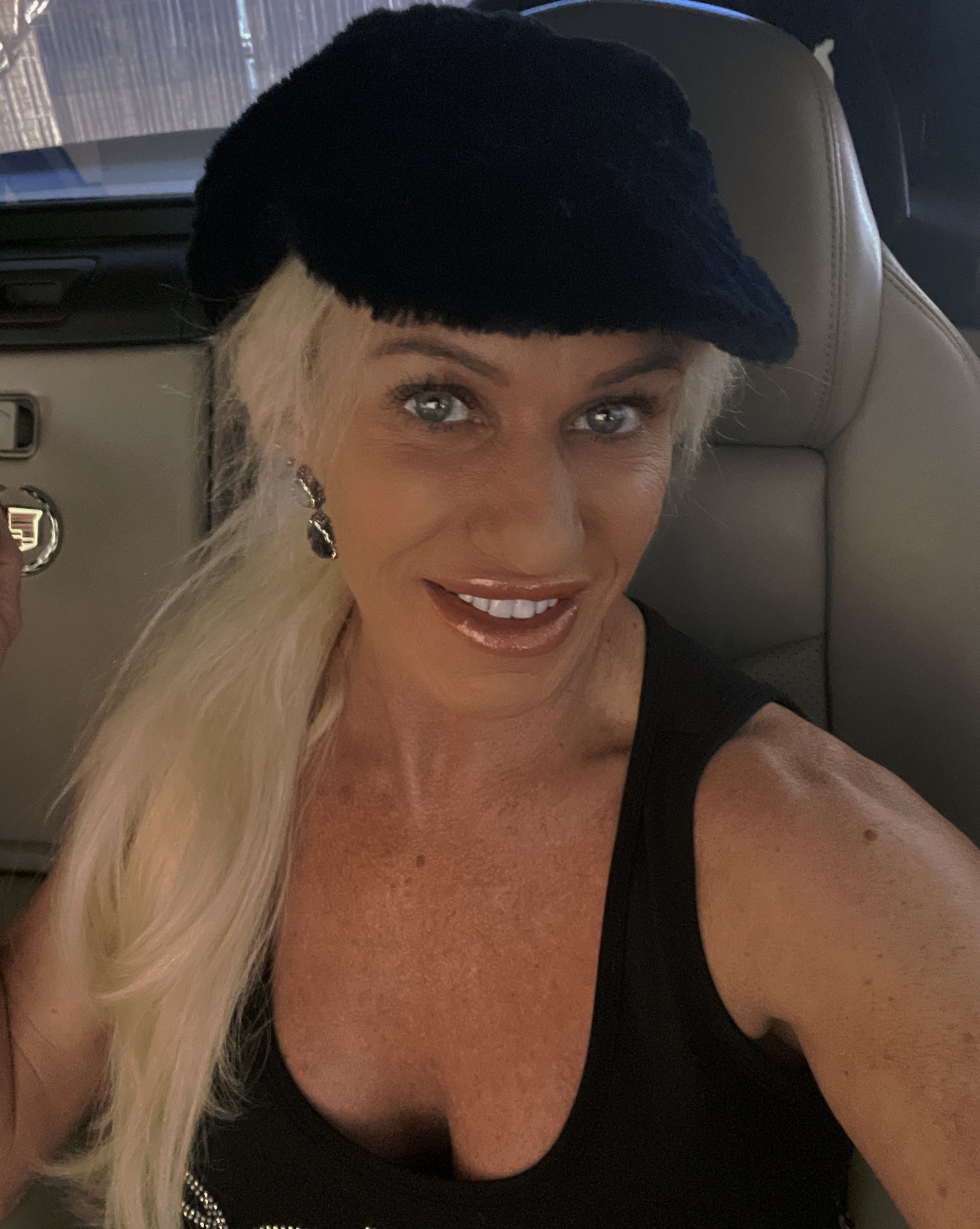 Ashlee Chambers On Twitter Back In Dallas Its A Furry Hat Day Sundayfunday Sundayvibes