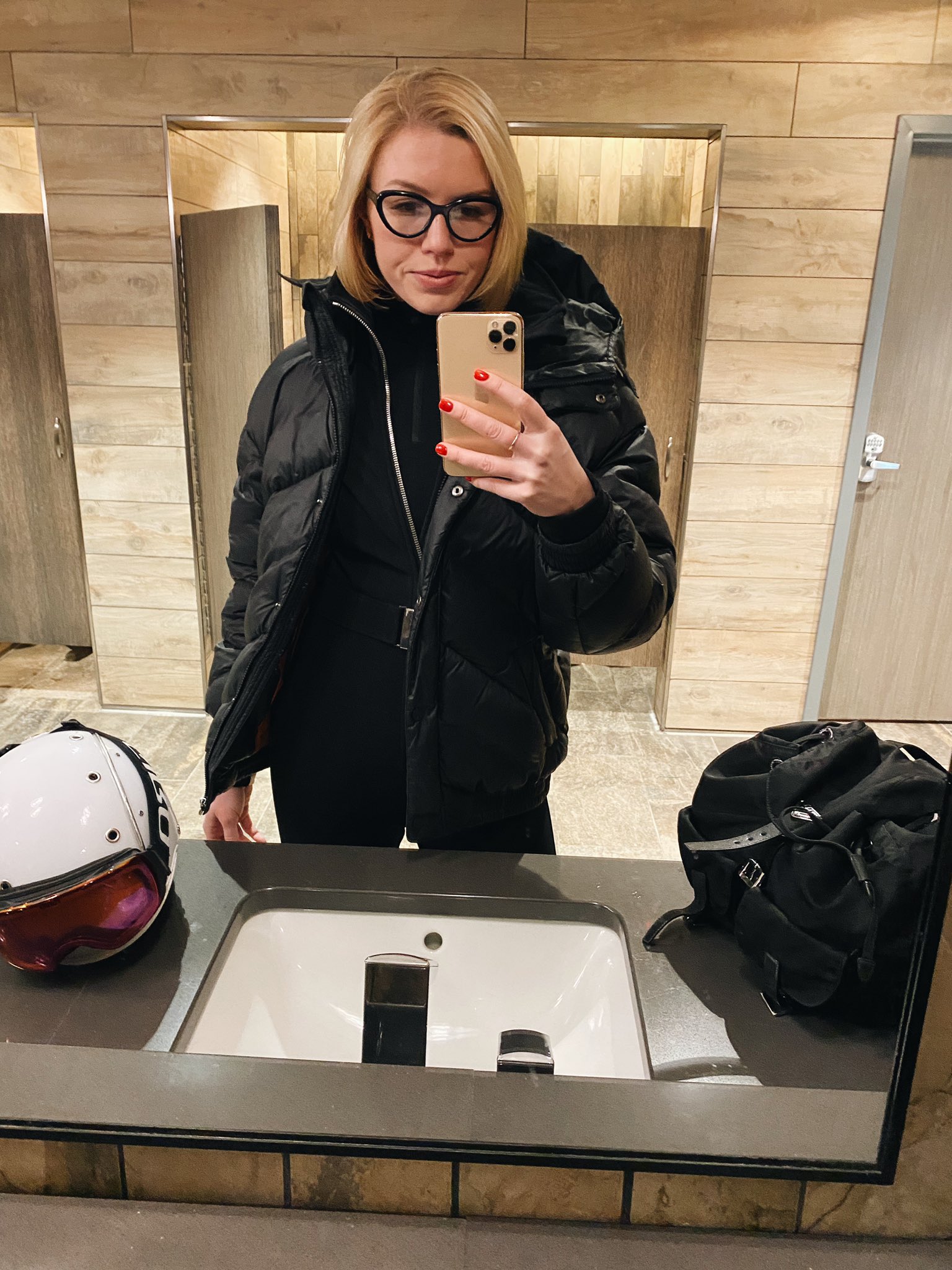 TW Pornstars - 1 pic. Vivienne Cole. Twitter. First ski FMTY of the ...