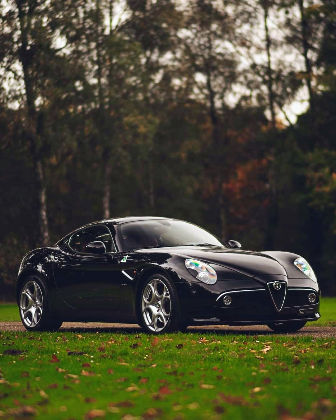Alfa Romeo 8c Black Wallpaper