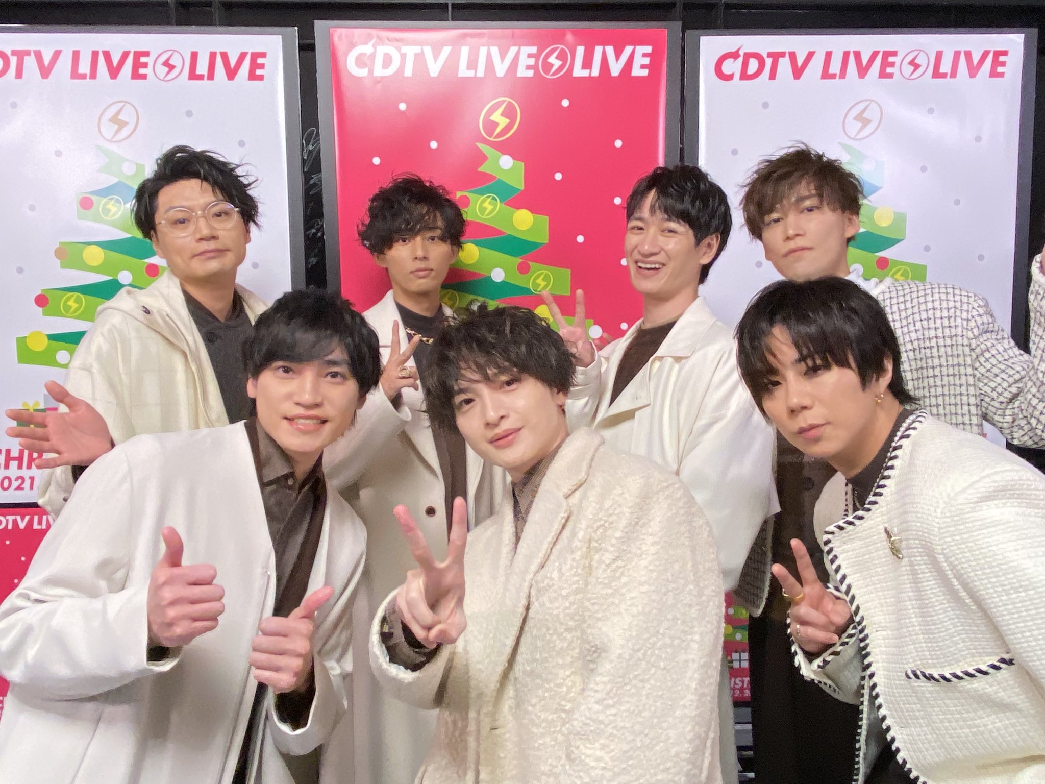 CDTV on Twitter: "#CDTVライブライブ 今夜も激アツLIVEを生放送♪ 本番直前ショットで実況中だよ！🛼 ️ このあと #KisMyFt2 から歌の贈り物♡ この季節に必聴 ...