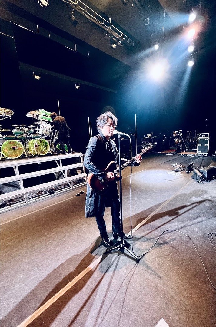 LUNA SEA、活動休止 RAYLAの声帯手術のため [377482965]