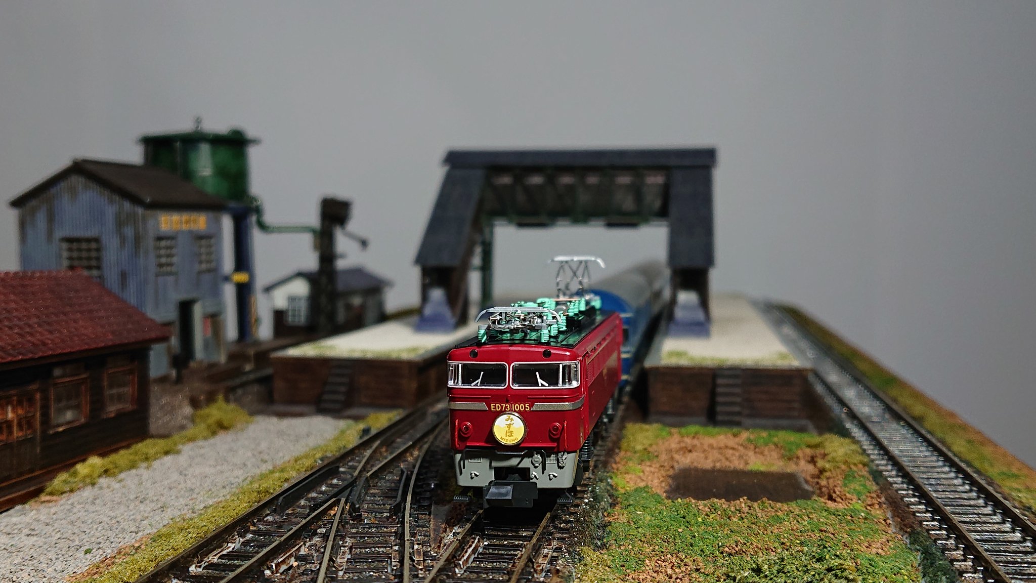 TAKE7700 on Twitter: "ED73×20系寝台特急みずほ 1970年、ある日の鹿児島本線 不思議ですよね ちょっとハト胸にするだけでマッチョに見えますよね 🤔 #KATO # ...