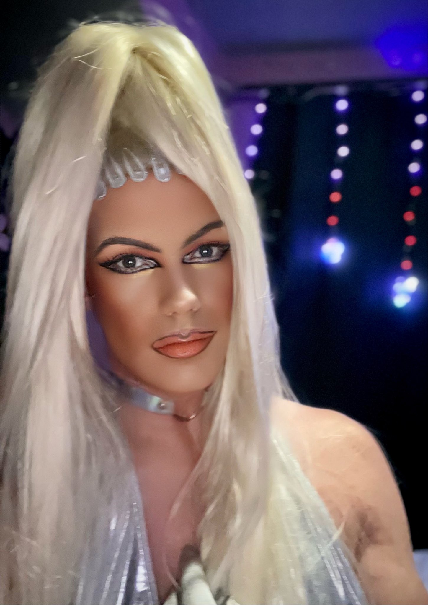 Sissy Selena 50K (not really) on Twitter: "Anyone fancy a bit of ponytail porn with a ‘willing ...