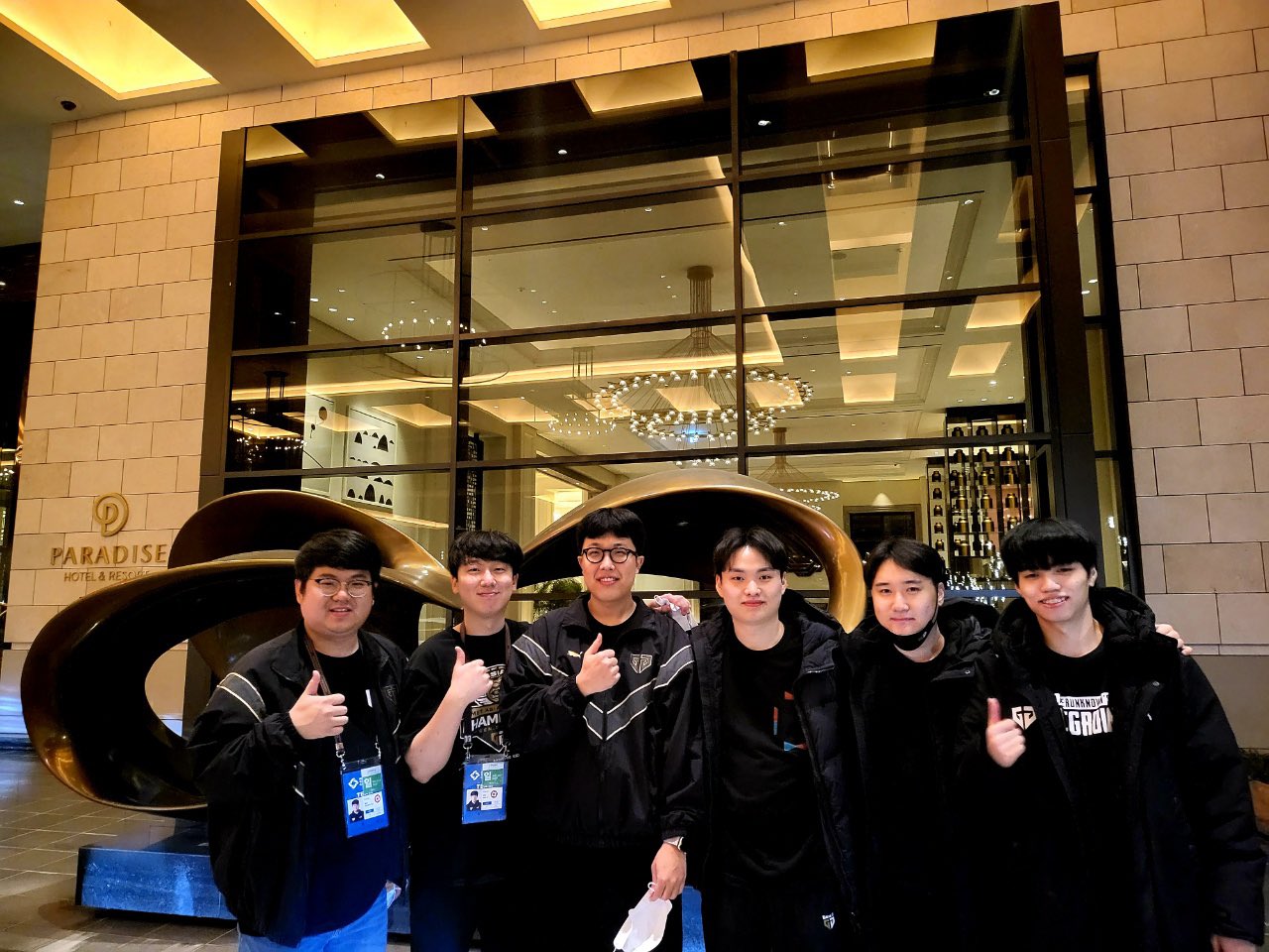 PUBG Pio on Twitter: "안녕하세요. 피오입니다! 다소 무거운 이야기 일 수 있지만 오피셜에 뜬 것 처럼 이제 모든걸 내려놓고 군대가기전에 쉬어 가려고 합니다 ...