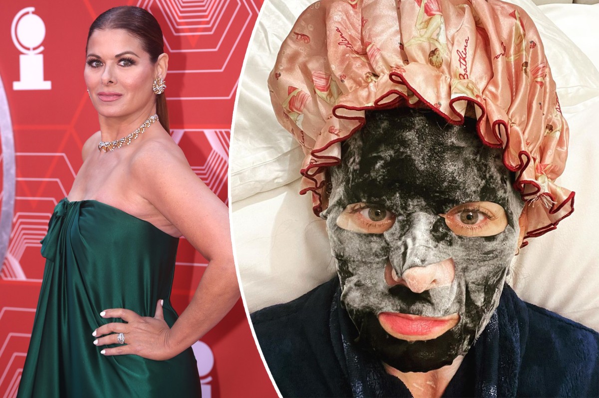 Debra Messing Pregnant 2022