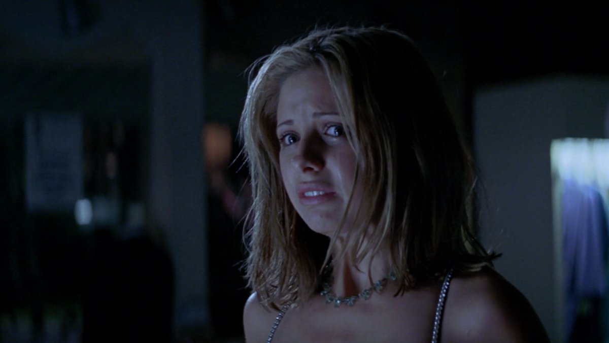 Sarah Michelle Gellar slays as Helen Shivers (who should have been a ...