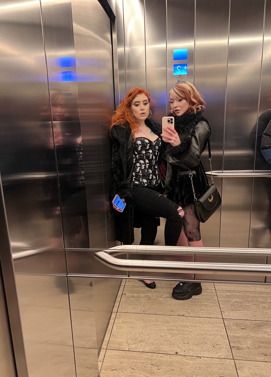 🍸 @roomorgue Eva Ray 💖 @eva_ray_x