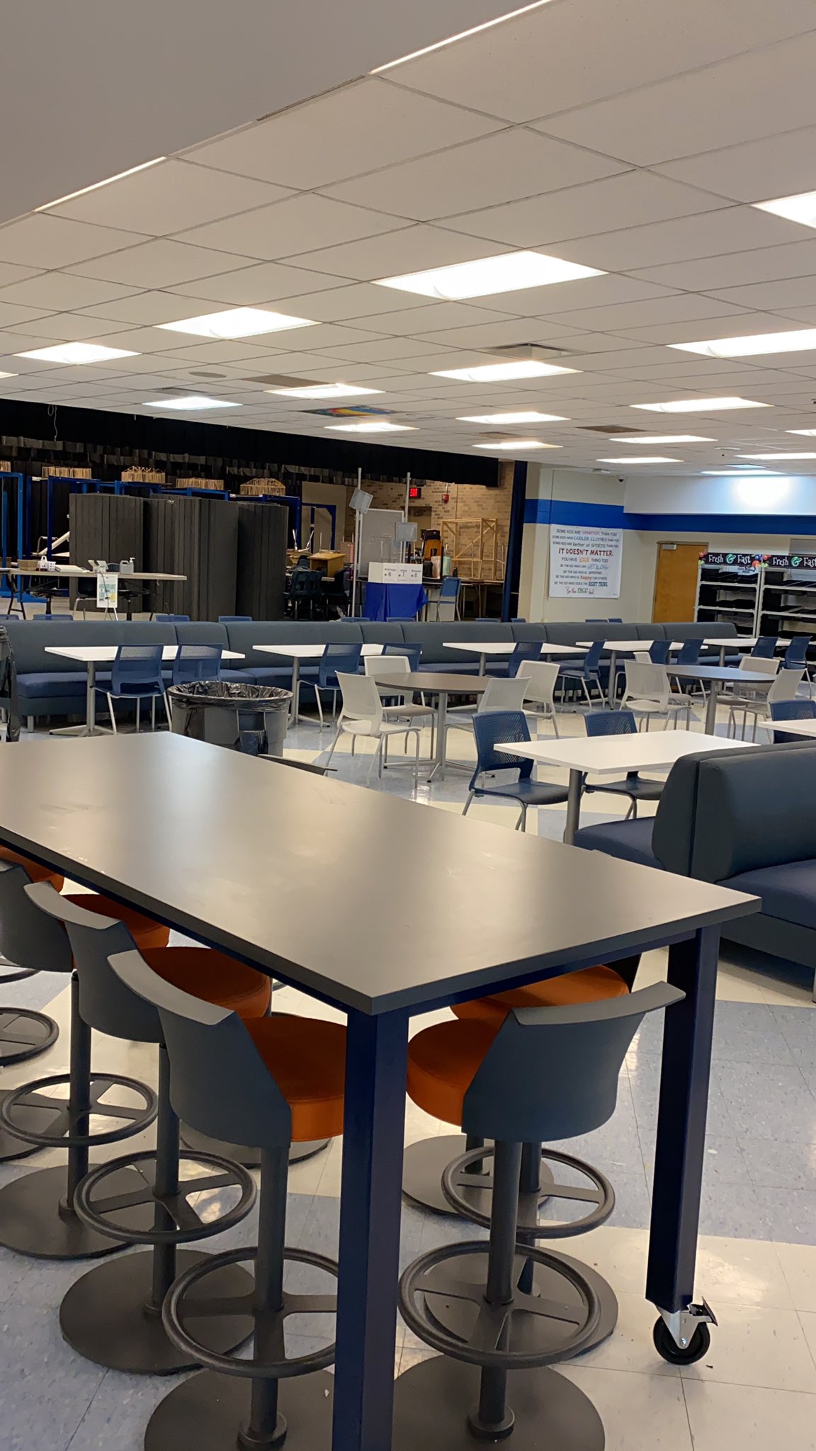 Middle School Lunchroom