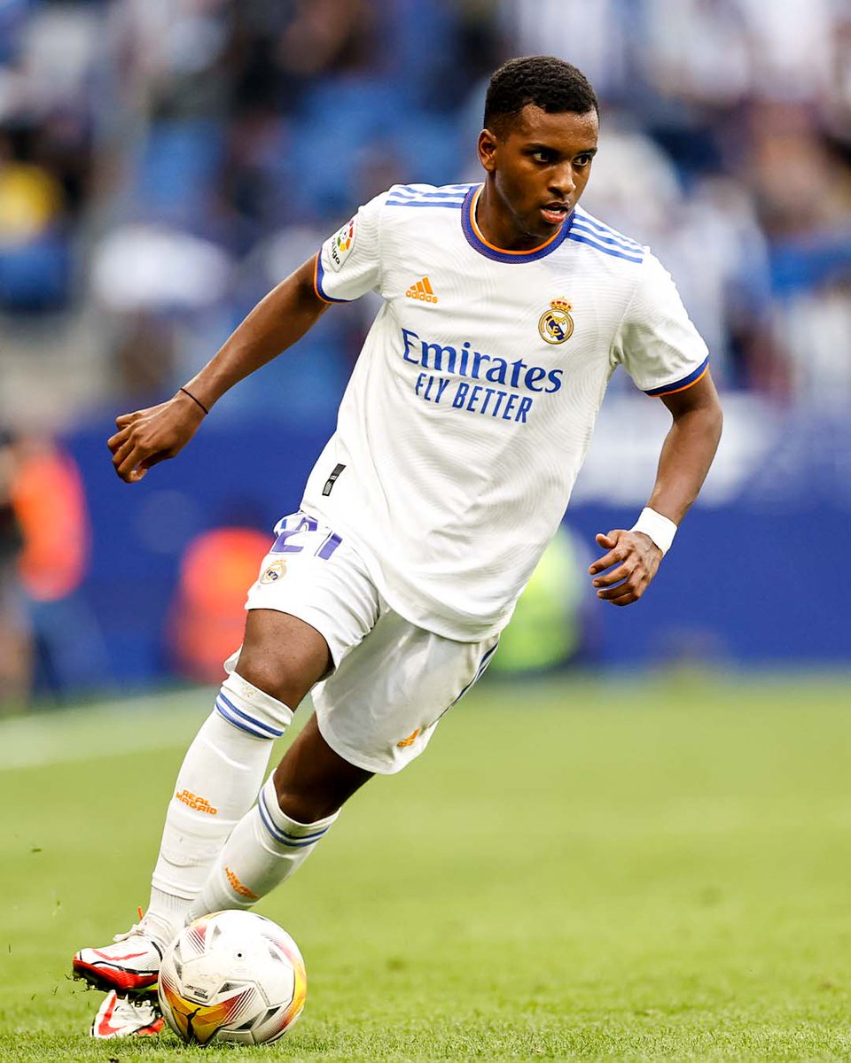 🎊🎂🎁 HAPPY BIRTHDAY to Rodrygo Goes, who turns 21 today! : r/realmadrid