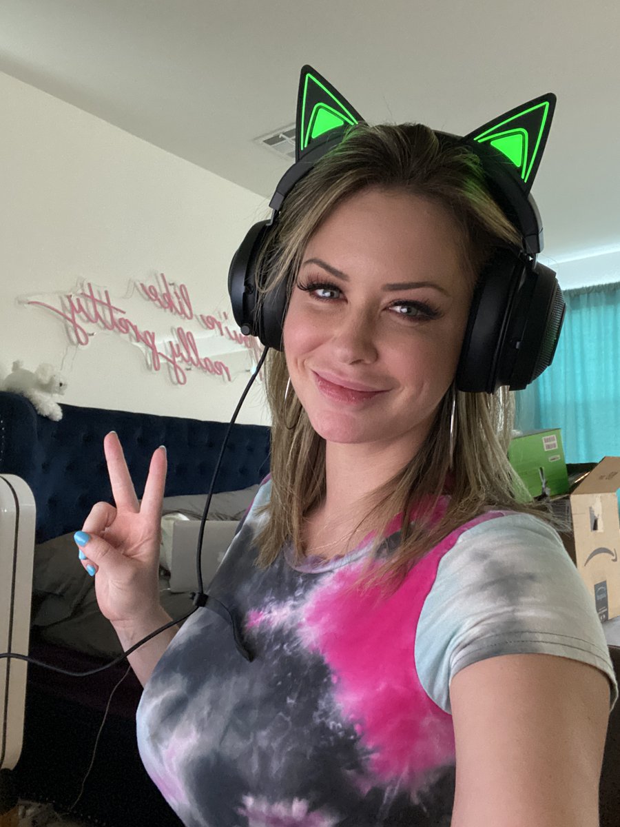 It's a great day to stay in, isn't it? Spend it with me at the link in ...