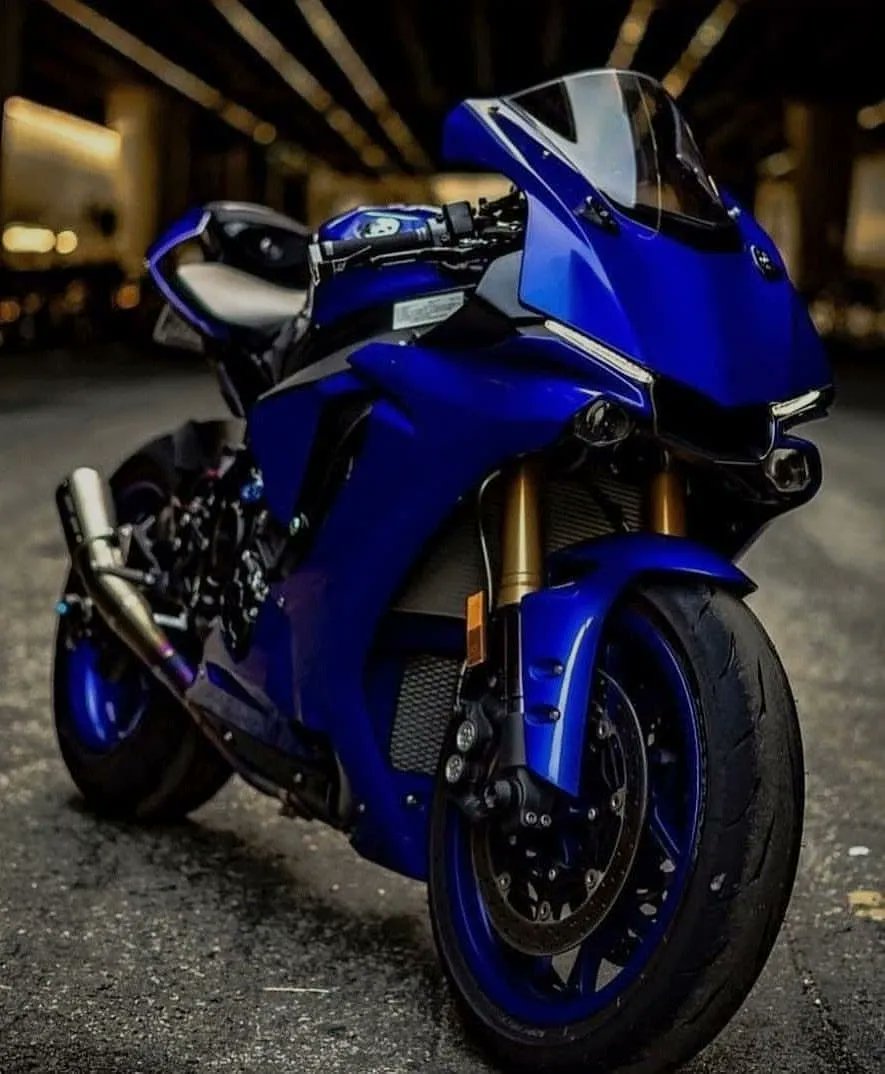 2022 Yamaha R1 Blue