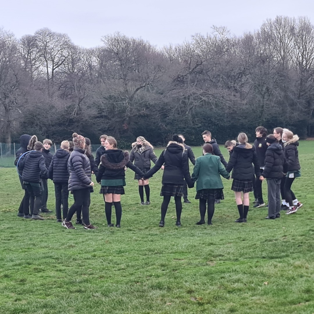 Farringtons School on Twitter: "Year 9 team building activities to kick start their outdoor ...