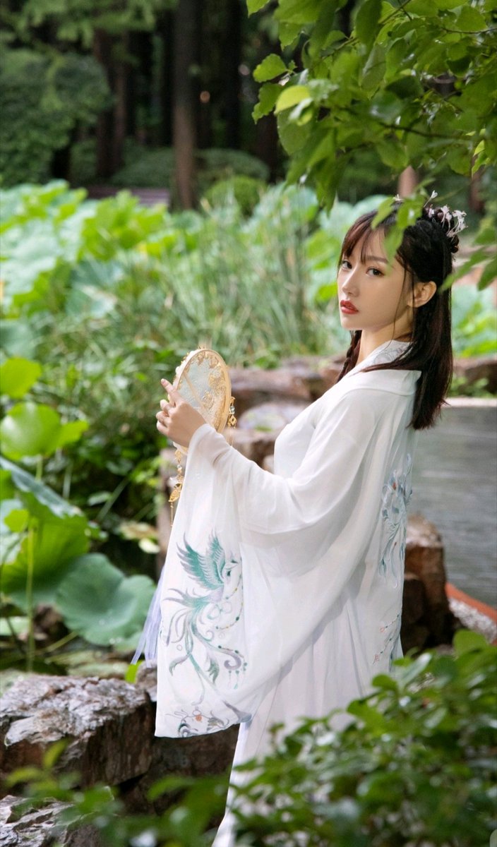 情浓胸凑紧，款洽臂轻笼 倦把银缸照，犹疑是梦中 #古装 #金瓶梅 #西门玉子 投稿大佬: @Fengsiyuan @SKphotoSK @p ...