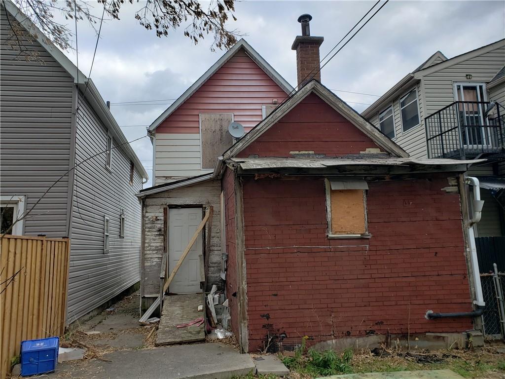 Not the US, but still significant - Hamilton, ON. What a POS : r/REBubble