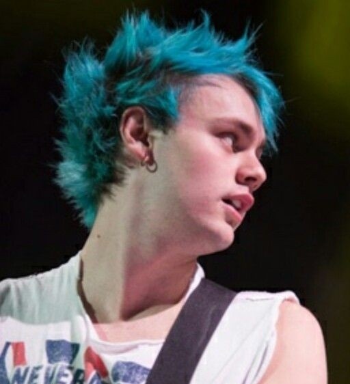 5sos Michael Blue Hair