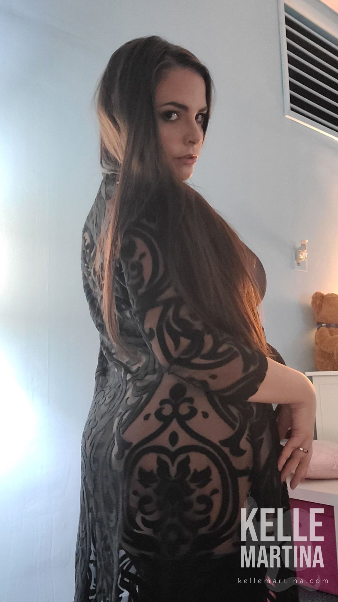 Miss Kelle Martina on Twitter: "Find out more about me, my clip stores, purchasing worn items ...