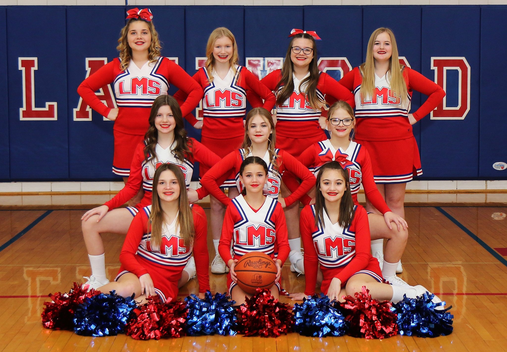 Middle School Cheerleaders 2022