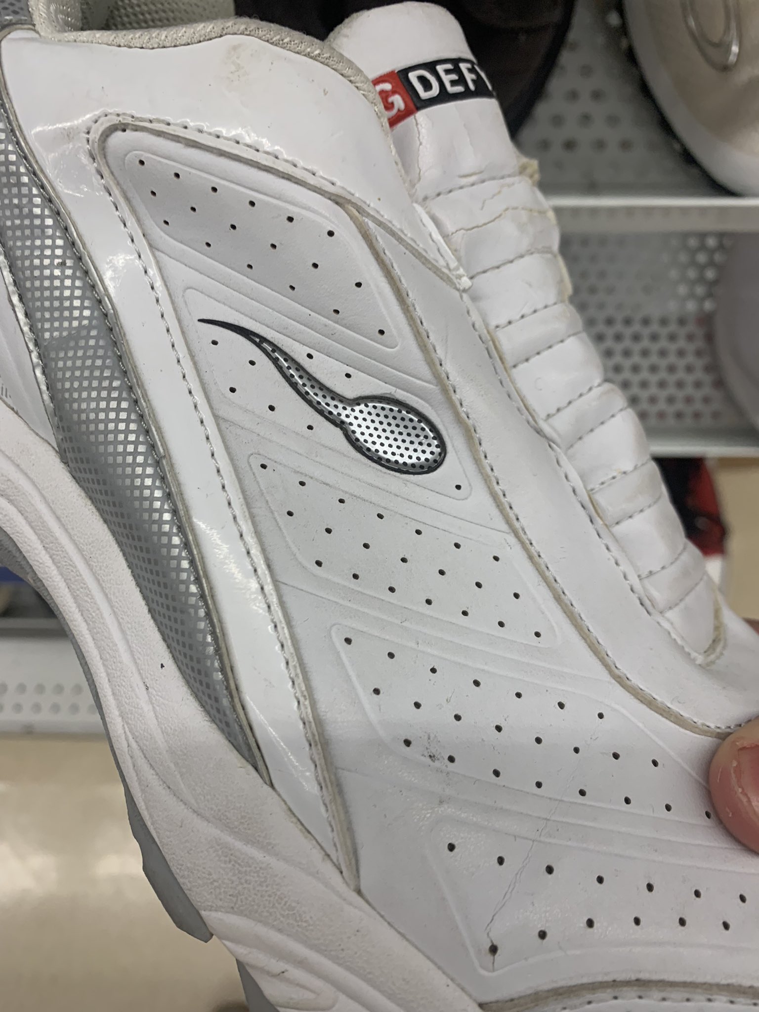 6ixbuzztv On Twitter A Footlocker Manager In Brampton Recorded