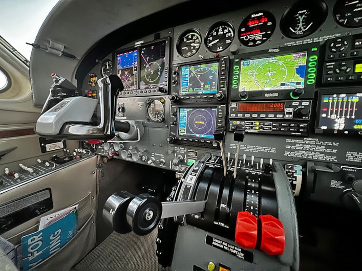 Cessna 402 Cockpit Layout