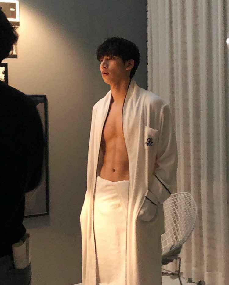 Legendary Kpop Abs ♂️ on Twitter: "607. Hyuk / VIXX https://t.co/SteW6gG6Wo" / Twitter