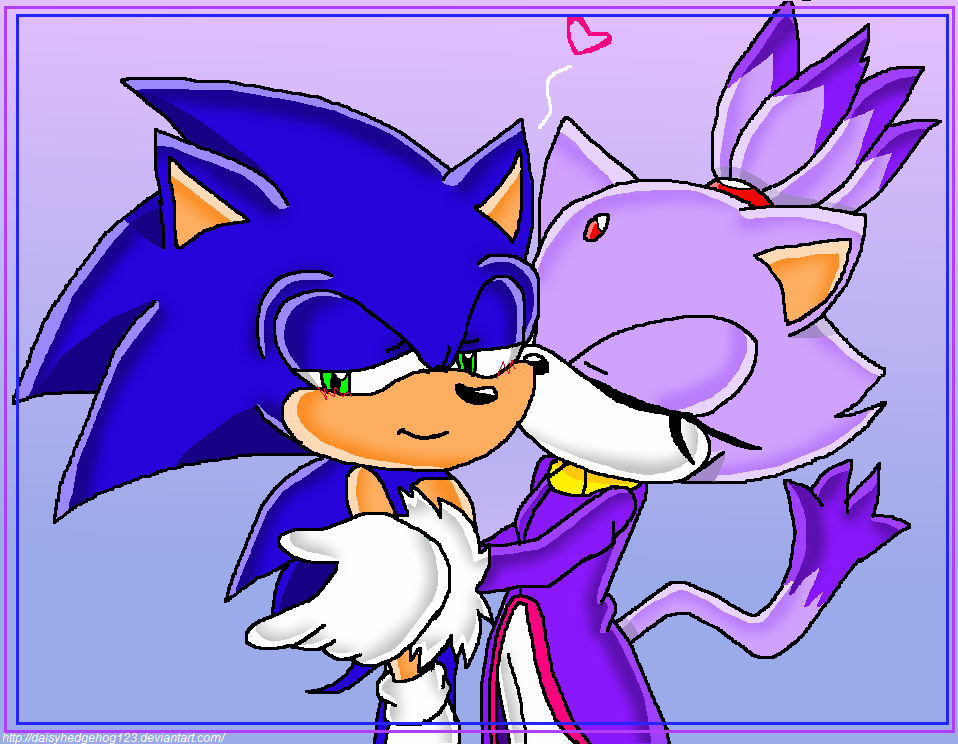 Rouge And Sonic Kiss