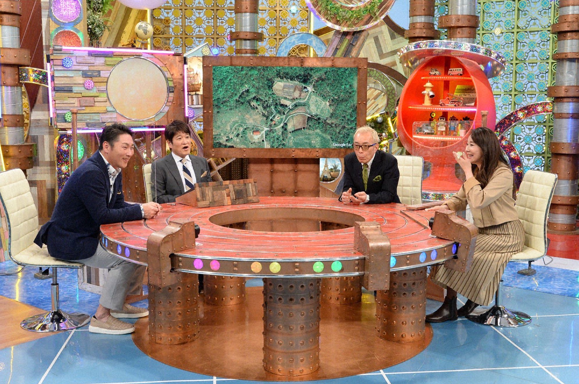 テレビ朝日宣伝部 On Twitter よる🌠7時58分からは「ポツンと一軒家」🏡 岐阜県北部、冬は積雪2メートルにもなる山の頂き🏔️に建つ一軒家を発見🏠 そこには、厳しい自然の中🏞️で