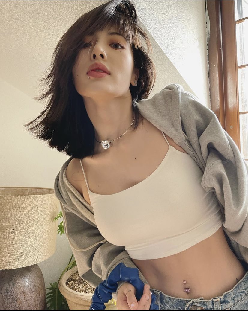 Hyuna Stomach