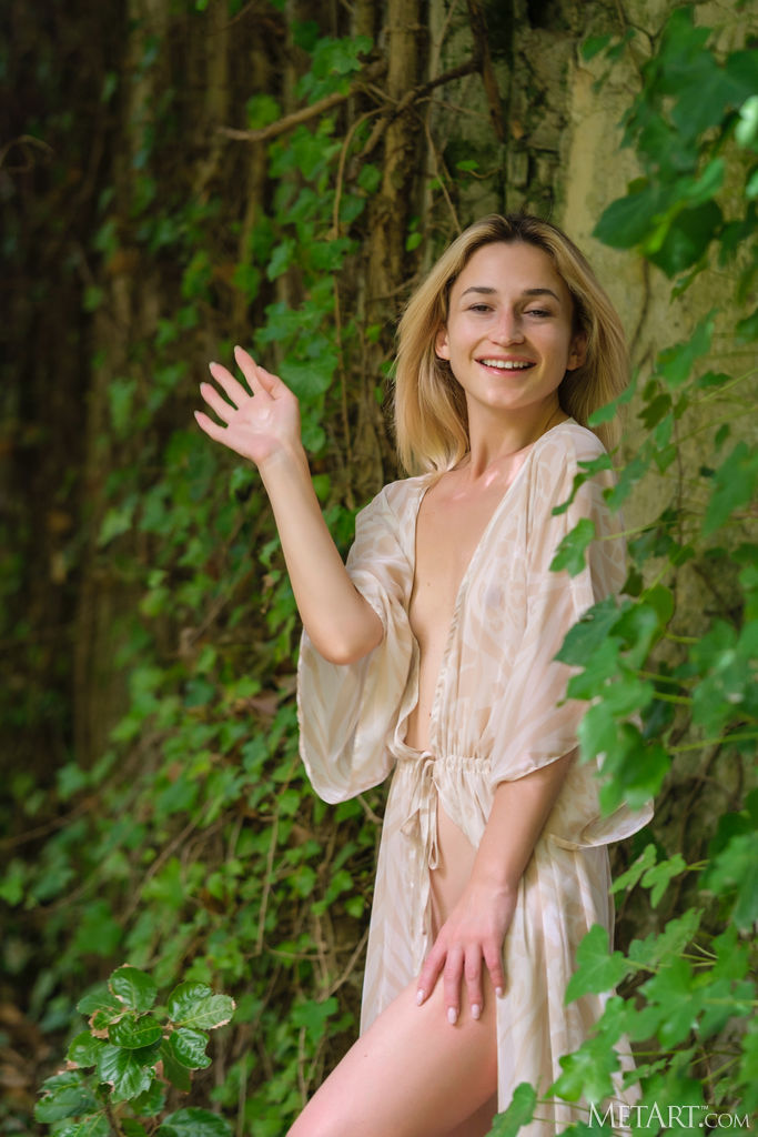 Babe Source on Twitter: "Susie - MetArt | https://t.co/8WcSh1LH9G See The Free Picture Gallery ...