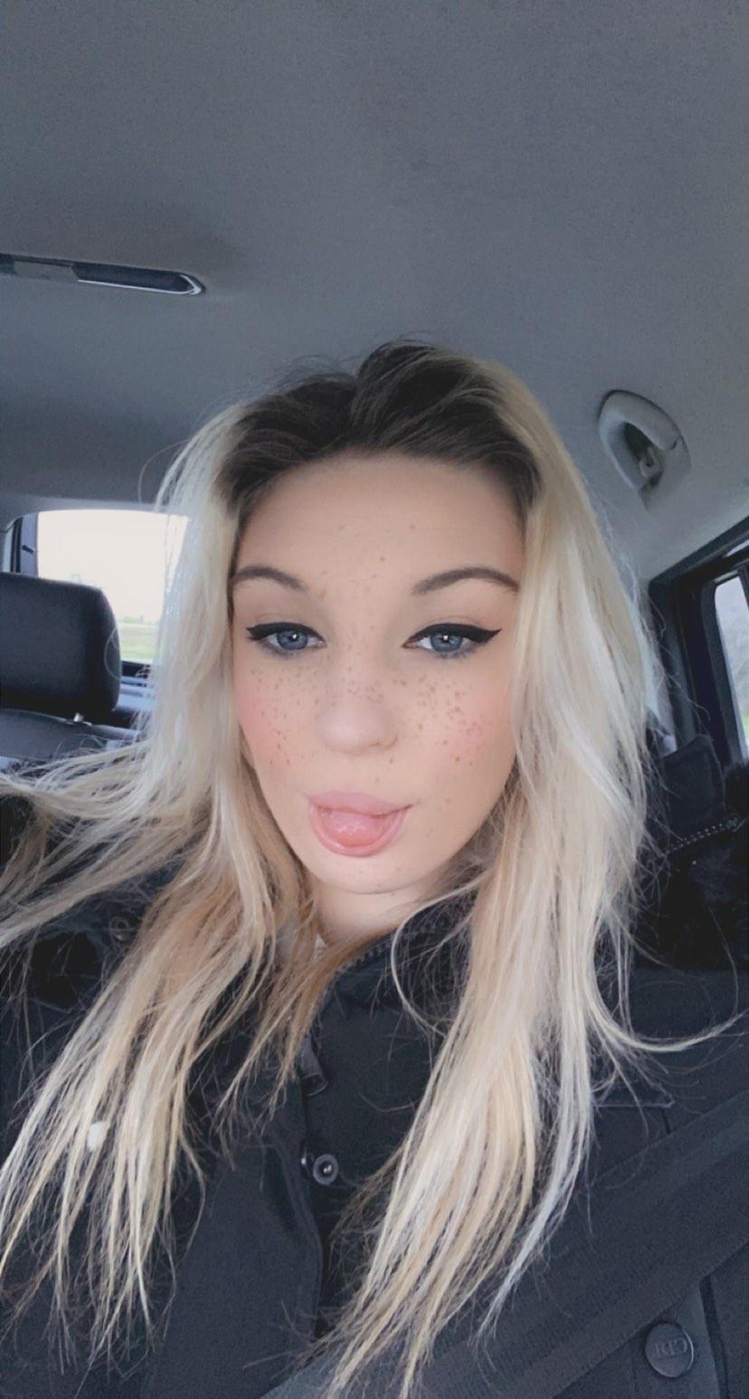 TW Pornstars - Eva. Twitter. Je FB le premier qui Fav 😘. 6:03 PM - 29 ...