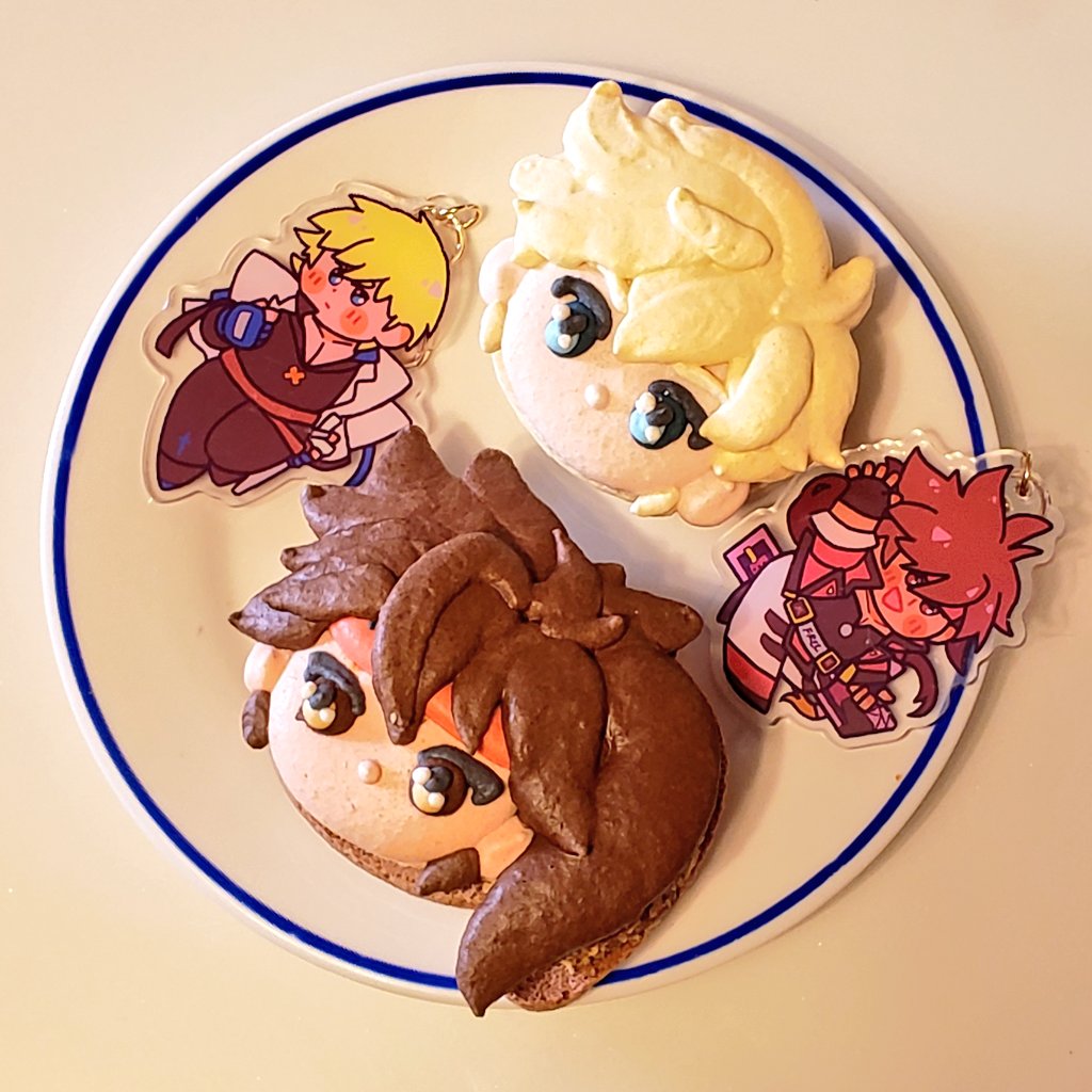 「macarons!!! before we devoured them 」|lim 😵‍💫 youmacon, ax chibi e15のイラスト