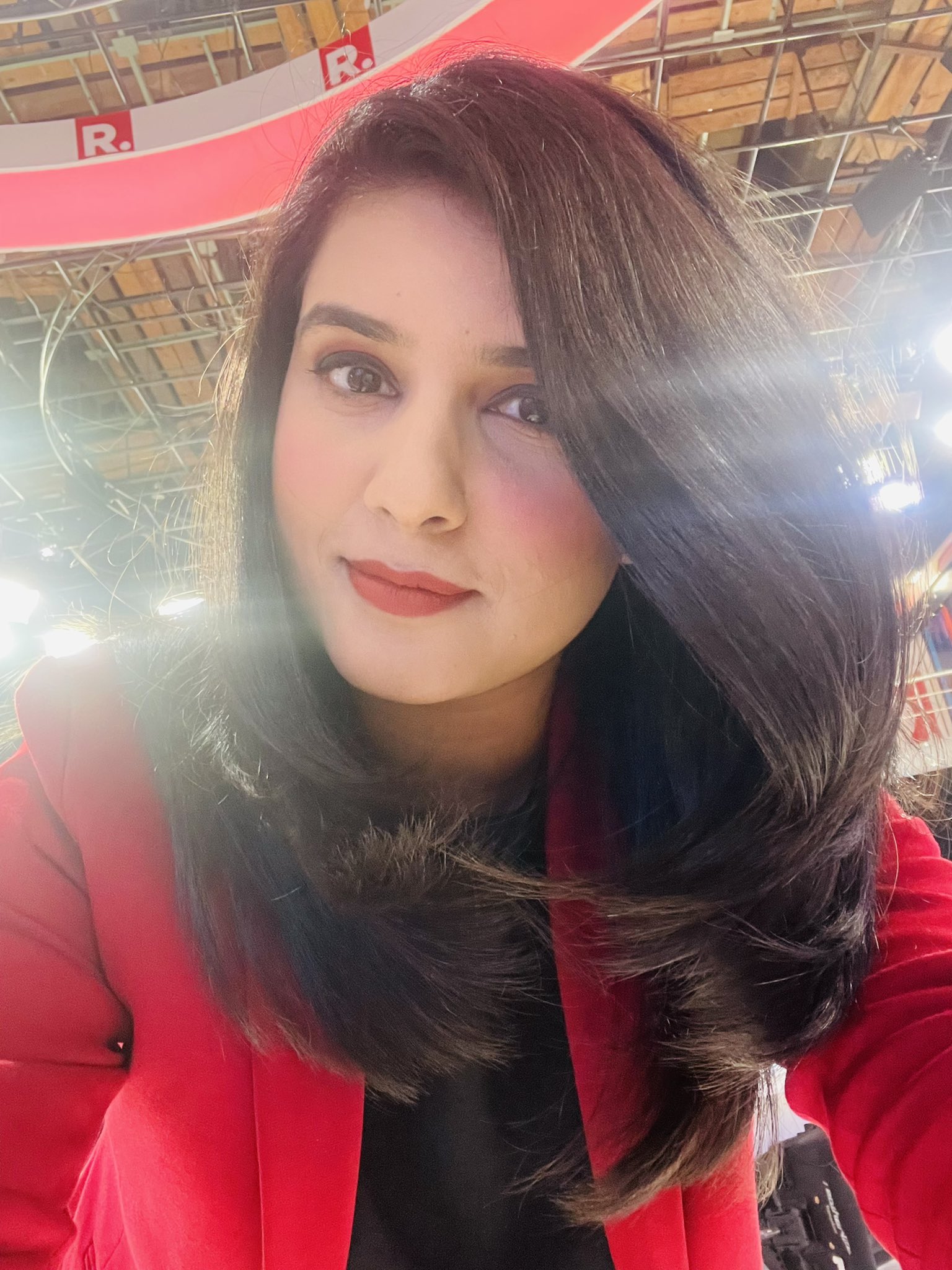 Zee News Anchor Tripathi