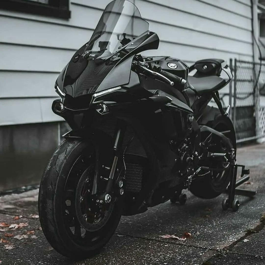 Flat Black R1