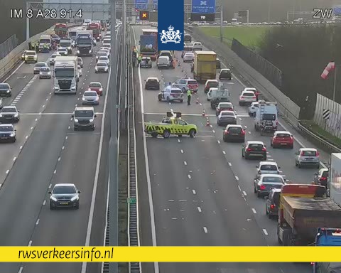 Rijkswaterstaat Verkeersinformatie on Twitter: "@Stefanuzz Aan de andere kant is zojuist ook een ...