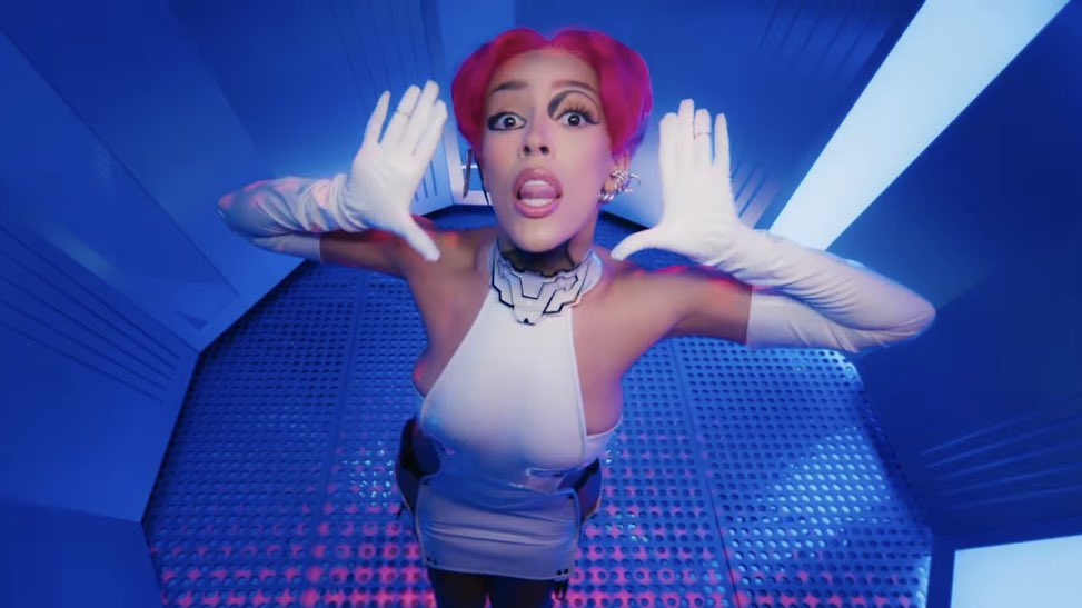 Moan EEK (@DragGirlMoanEEK) | Twitter