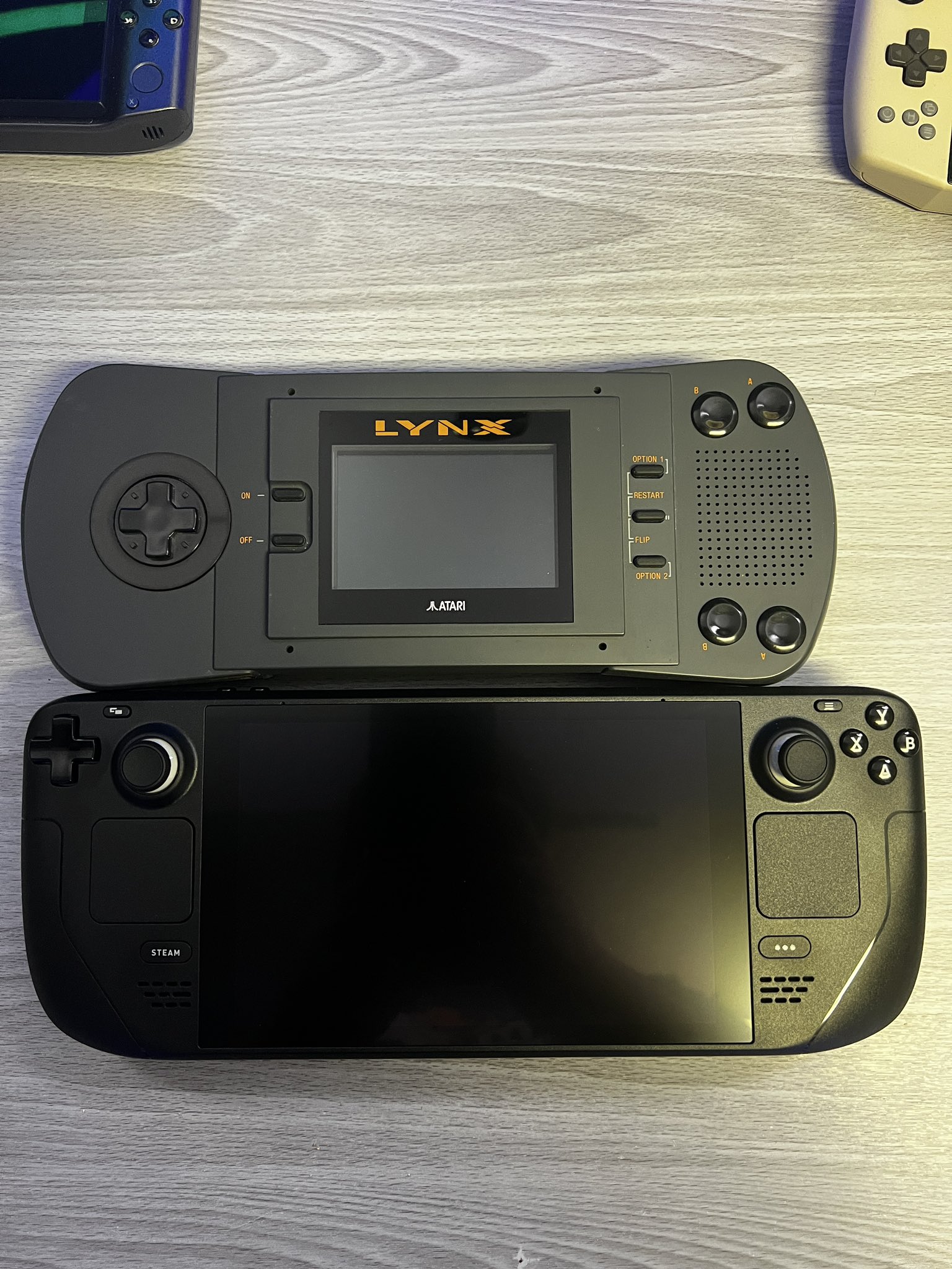 Cary Golomb on X The Atari Lynx was the 90s SteamDeck we never knew we had. https t 1PEPDgsNux X