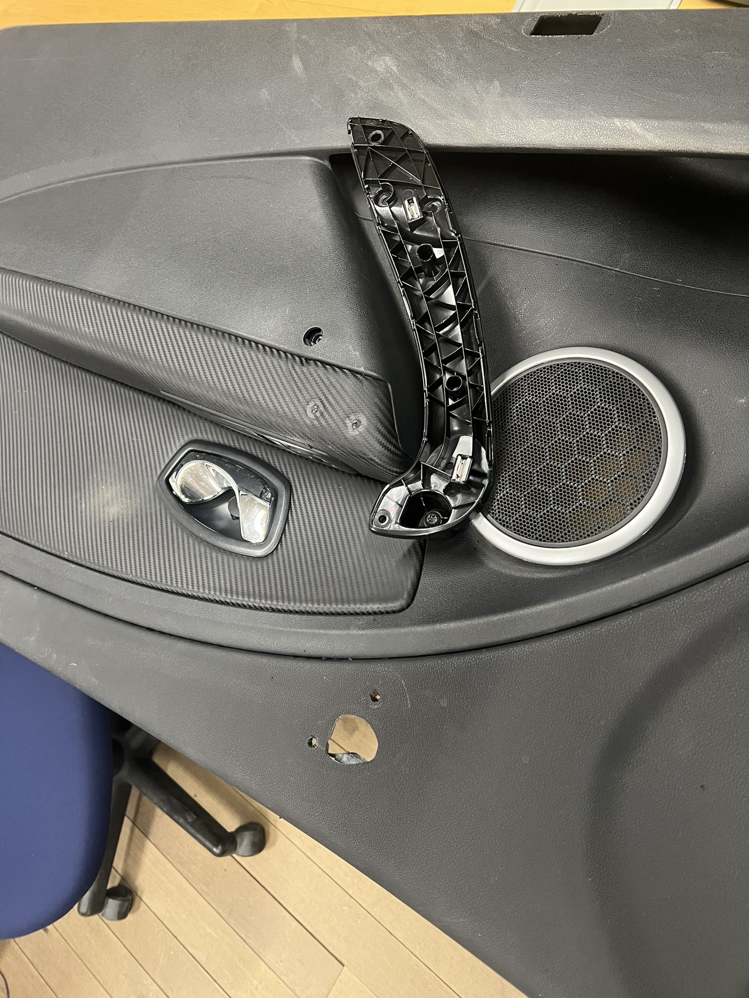 FrogDrive on Twitter: "メガーヌあるあるですが、壊れて半年以上経つので直しみようかと… https://t.co/FsSw1gC3Er" / Twitter