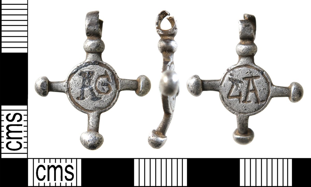 An "inscription in Hebrew" would be quite something on a Medieval ...