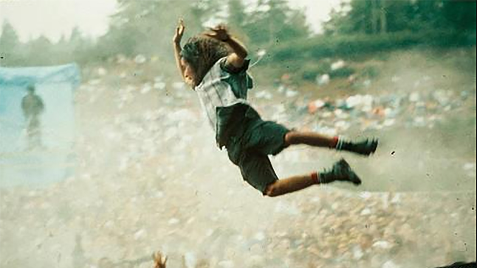 Eddie Vedder Stage Dive