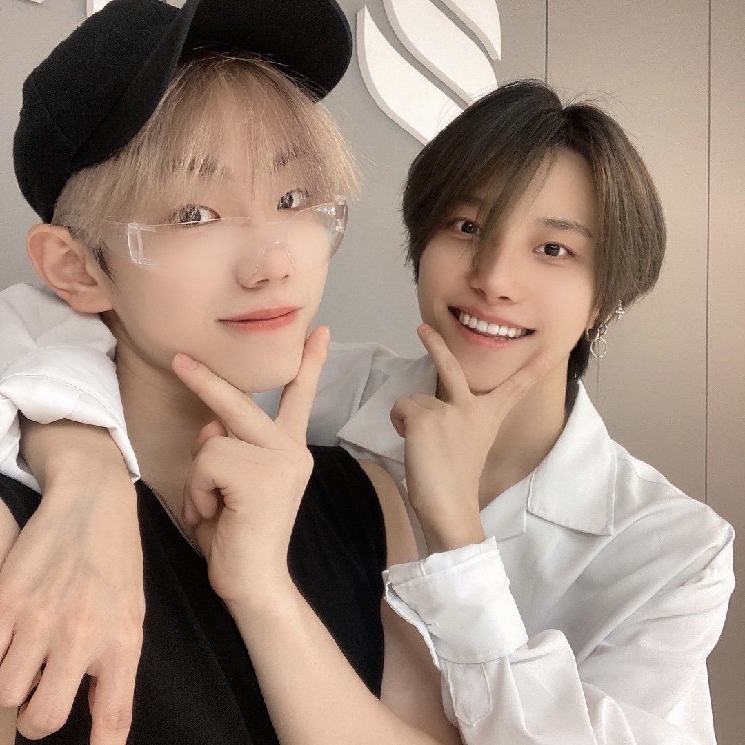 E'LAST(엘라스트) on Twitter: "큐티섹시 선배님 ️ 생일 축하하고 오늘 생일 저와 함께 행복해보자구용🐹 사랑하구 맛있는 것도 마니 먹어봅시당‼️ #ELAST ...