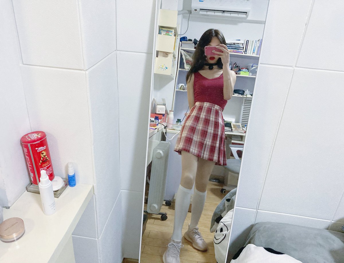 是落落鸭 (@luo_luoya) | Twitter