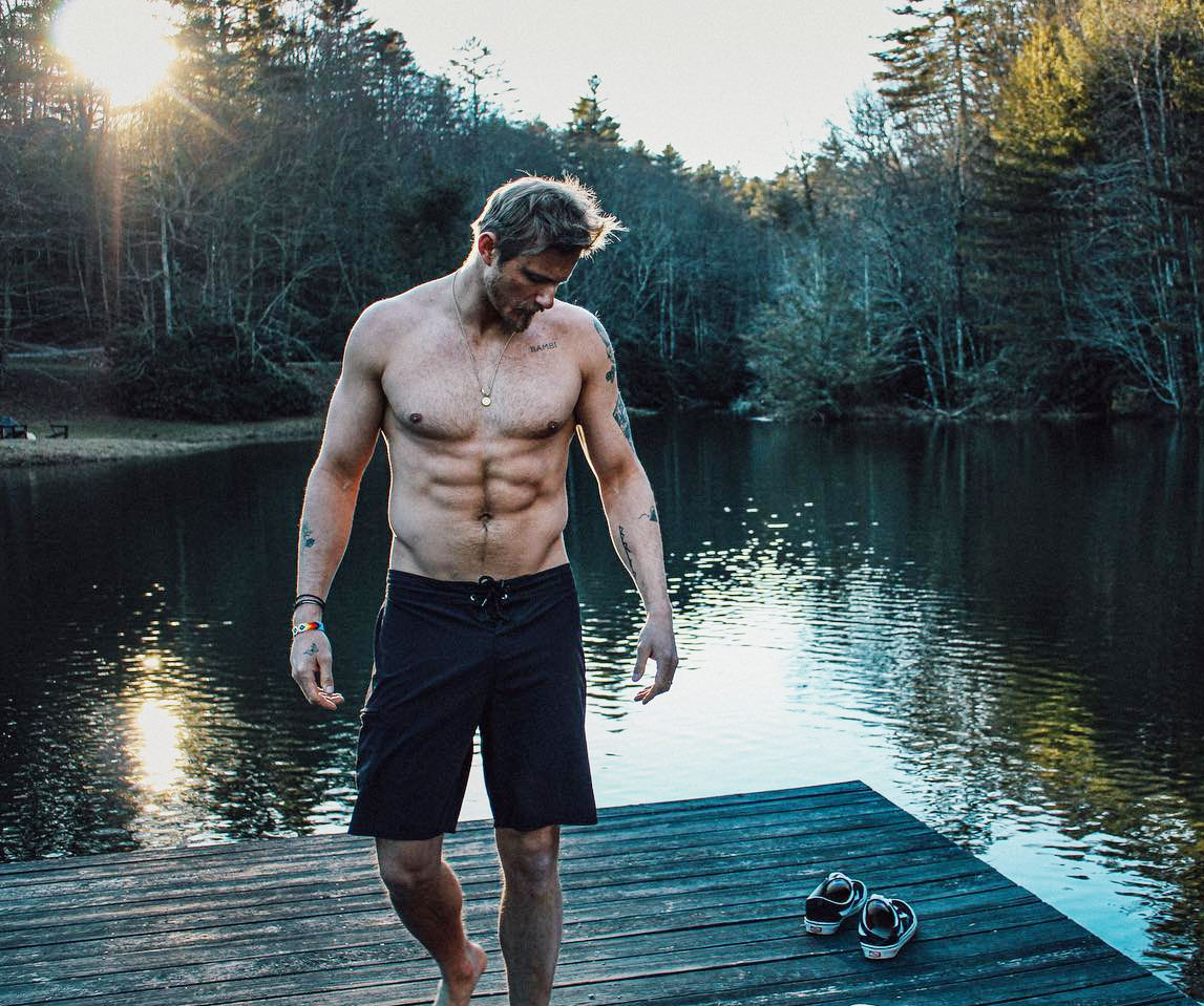 Alexander Ludwig Shirtless 2022