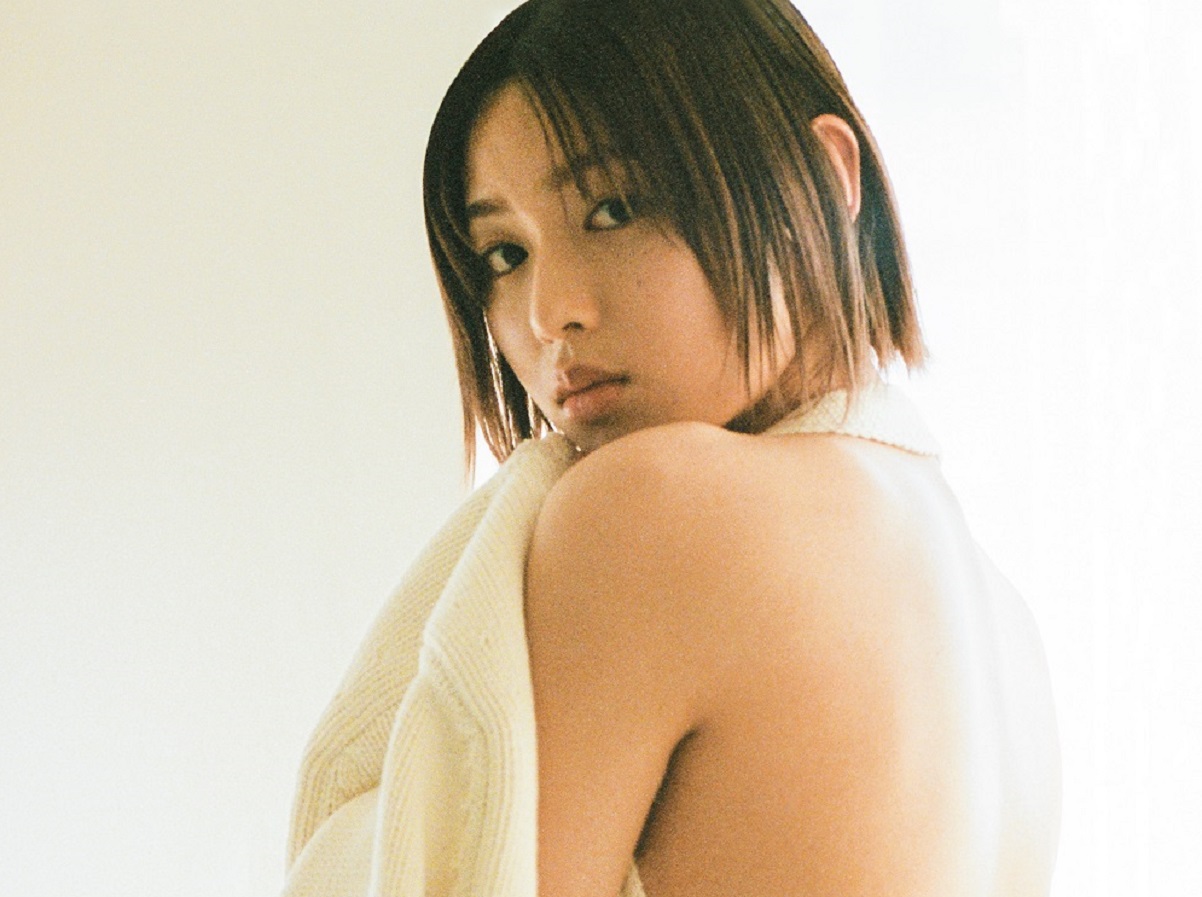 ananweb on Twitter: "白石聖が魅せる、ヘルシーな美しさ “モードな肌見せスタイル”4選 https://t.co/WNbnhZHr0x https://t.co ...