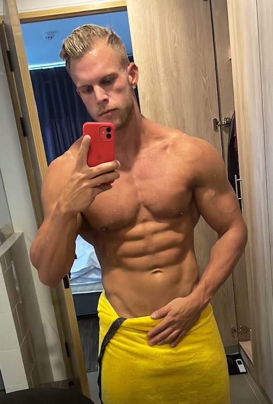 Alexander Steel on Twitter: "Rub for good luck…