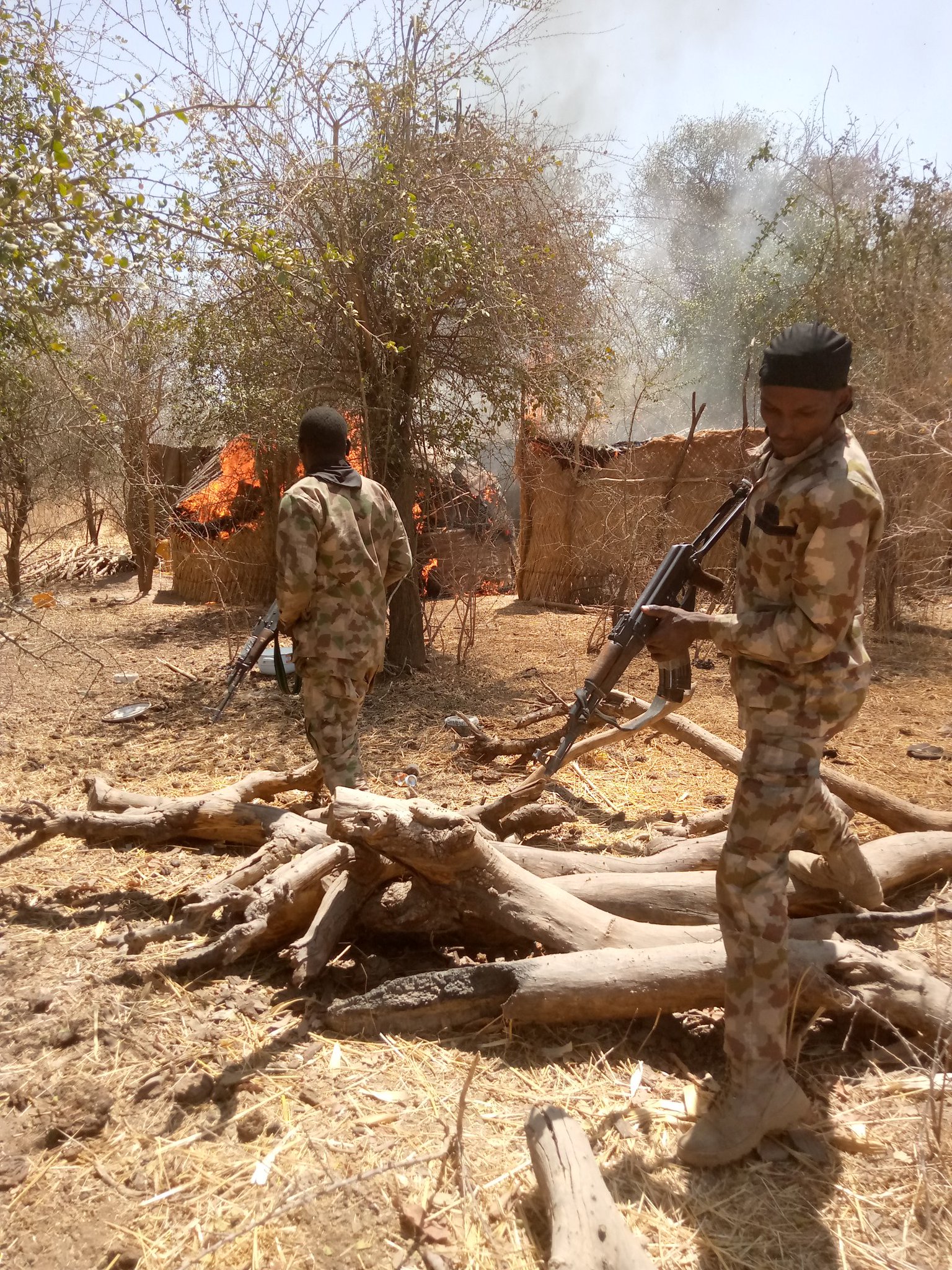 Zagazola on Twitter: "Photo Story: More Boko Haram settlement set in flames. ISWAP fighters and ...