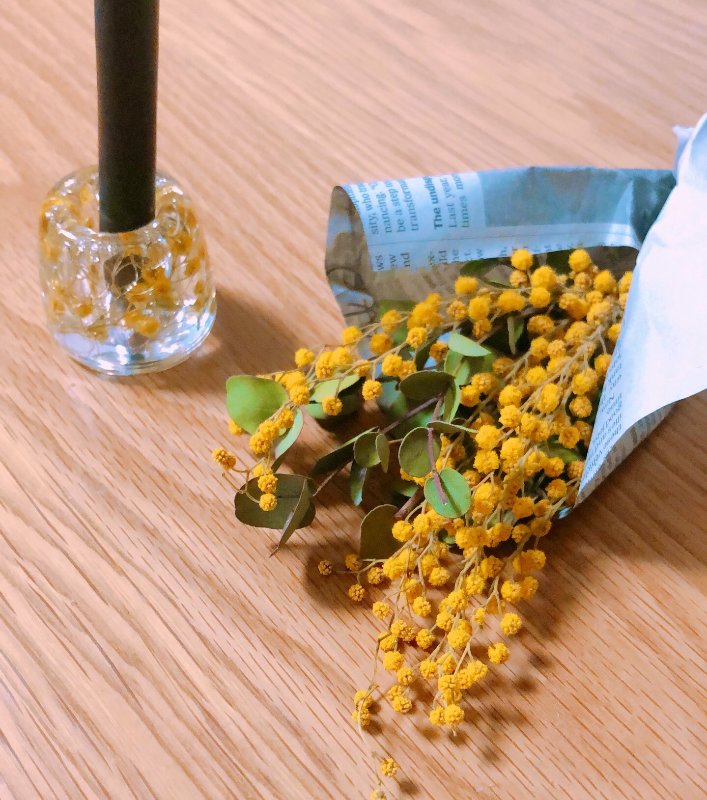 イタル🌿🦙.· on Twitter: "ゆいのめから一足早いお誕生日プレゼントもらっちゃった〜〜🌼 ミモザのペン立てとブーケ、とっても可愛い夕陽色ニットカーディガン…全部大好きなチョイスなの ...