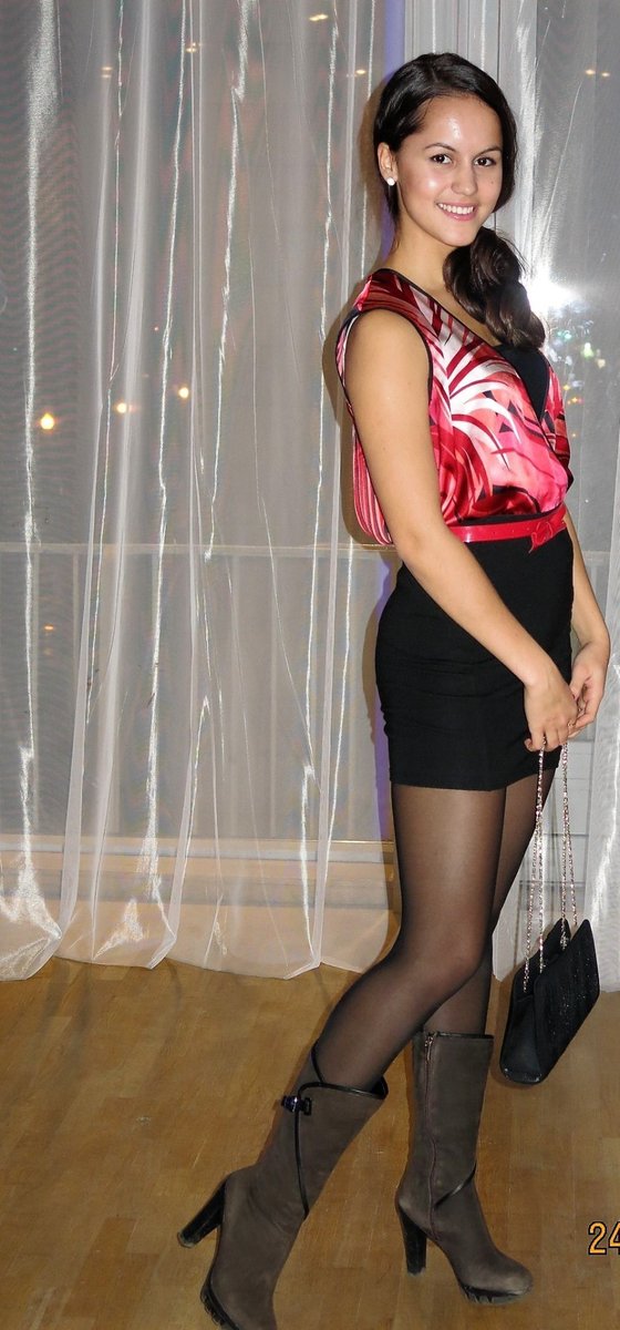 Amateur Pantyhose On Twitter Miniskirt Boots And Black Pantyhose
