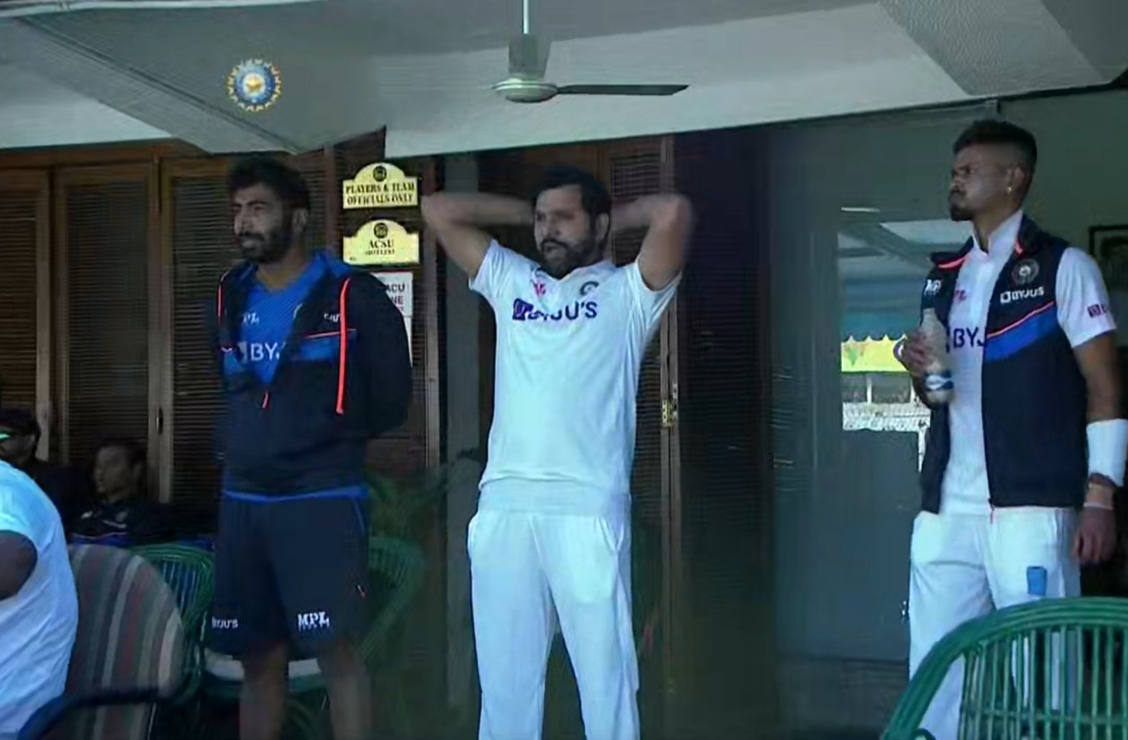 Vicky Shinde on Twitter: "Rohit Reaction on Virat Kohli's Dismissal…