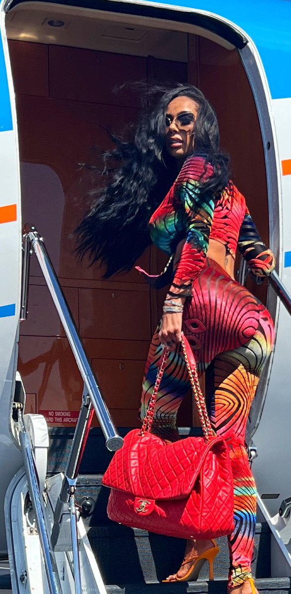 Please show the same love to my friends Dear summer 🤞🏽 Erica Mena ...